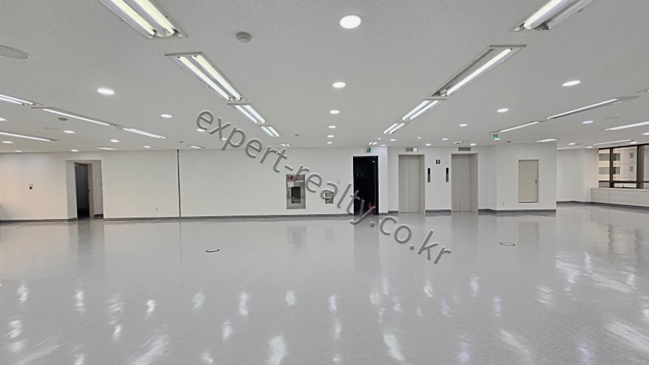 역삼역 10초 대로변 최고 입지의 77P 가성비 오피스